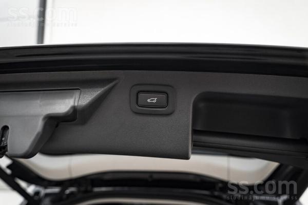 Ленд Ровер Discovery Sport 2020 в Рига на AUTOMOTO.COM.LV Черный Ленд Ровер Discovery Sport 2020 в Рига, объемом двигателя 2.00 л и пробегом 129 тыс. км за 15990 €, фото 9 на AUTOMOTO.COM.LV