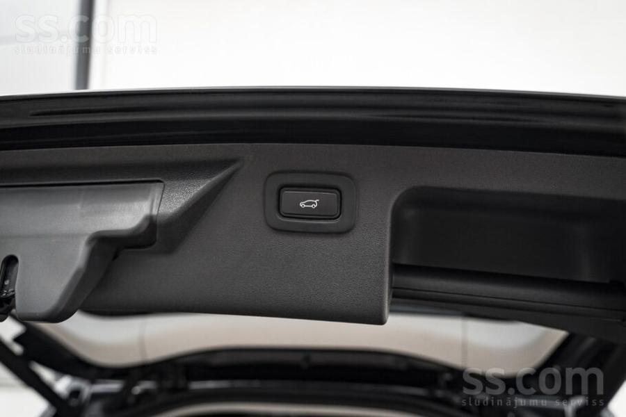 Melns Land Rover Discovery Sport 2020 Rīga, ar dzinēja tilpumu 2.00 L un nobraukumu 129 tūkst. km par 15990 €, foto 9 vietnē AUTOMOTO.COM.LV