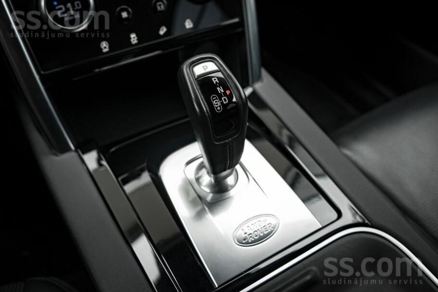 Melns Land Rover Discovery Sport 2020 Rīga, ar dzinēja tilpumu 2.00 L un nobraukumu 129 tūkst. km par 15990 €, foto 23 vietnē AUTOMOTO.COM.LV