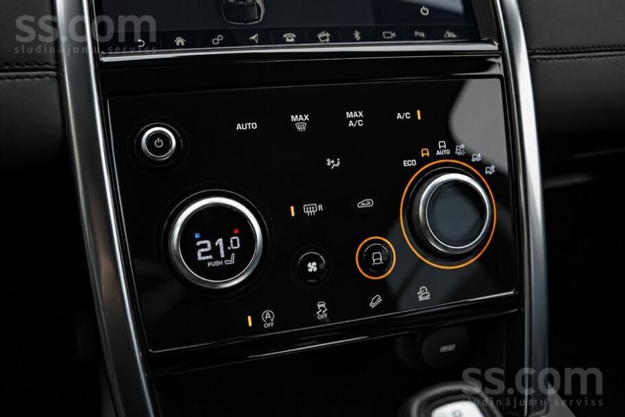Melns Land Rover Discovery Sport 2020 Rīga, ar dzinēja tilpumu 2.00 L un nobraukumu 129 tūkst. km par 15990 €, foto 24 vietnē AUTOMOTO.COM.LV