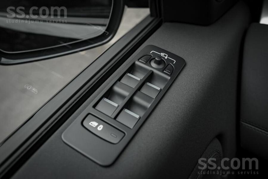 Melns Land Rover Discovery Sport 2020 Rīga, ar dzinēja tilpumu 2.00 L un nobraukumu 129 tūkst. km par 15990 €, foto 30 vietnē AUTOMOTO.COM.LV