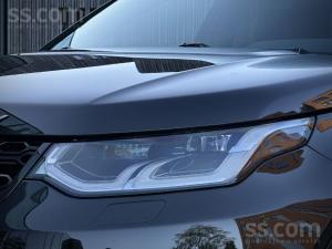 Black Land Rover Discovery Sport 2021 in Riga, with an engine capacity of 2.00 L and mileage of 166 thousand km for 26650 €, photo 7 on AUTOMOTO.COM.LV