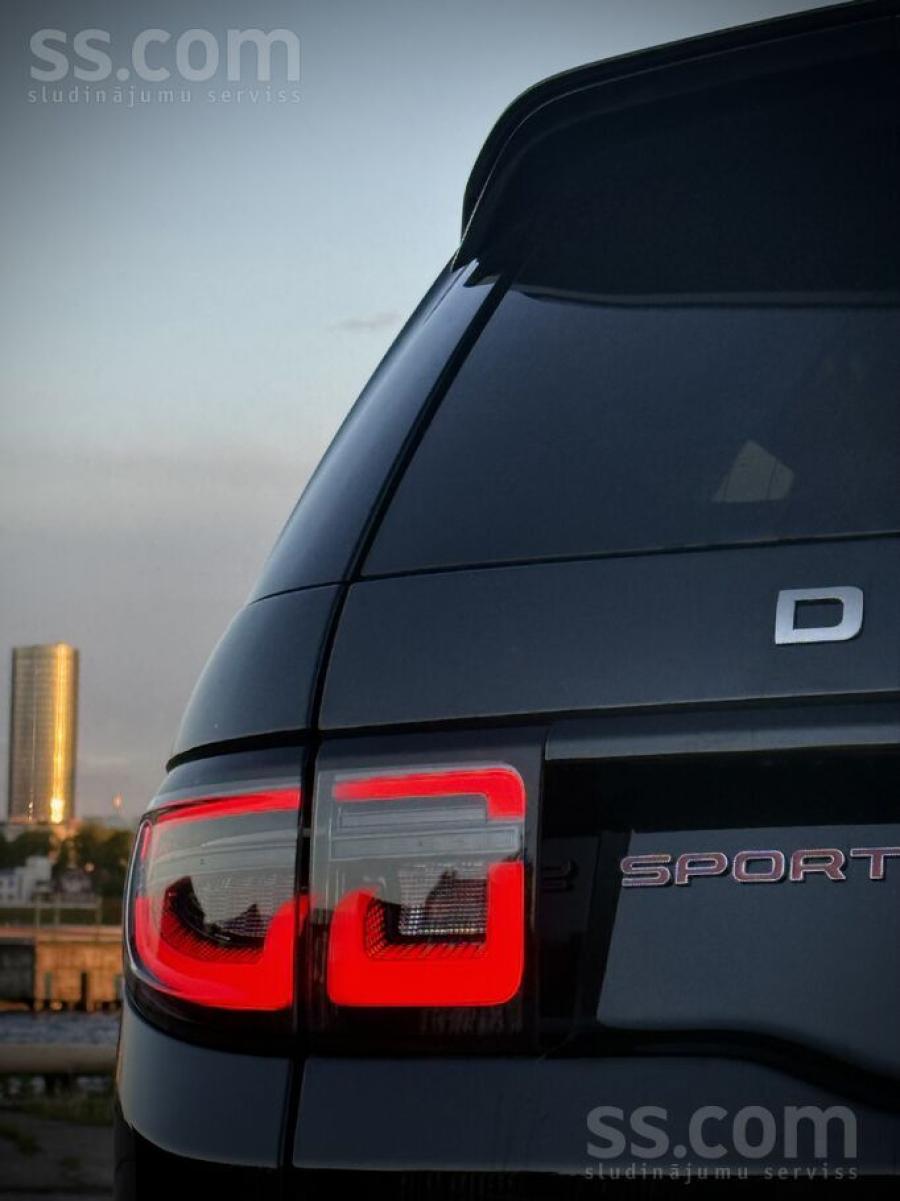 Black Land Rover Discovery Sport 2021 in Riga, with an engine capacity of 2.00 L and mileage of 166 thousand km for 26650 €, photo 8 on AUTOMOTO.COM.LV