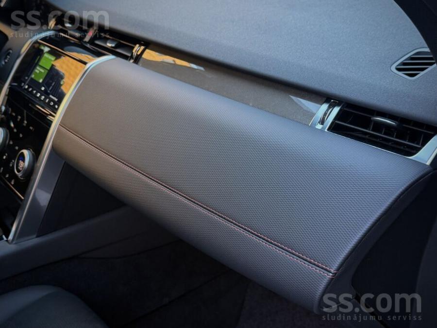 Black Land Rover Discovery Sport 2021 in Riga, with an engine capacity of 2.00 L and mileage of 166 thousand km for 26650 €, photo 16 on AUTOMOTO.COM.LV