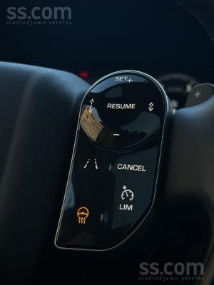 Black Land Rover Discovery Sport 2021 in Riga, with an engine capacity of 2.00 L and mileage of 166 thousand km for 26650 €, photo 19 on AUTOMOTO.COM.LV