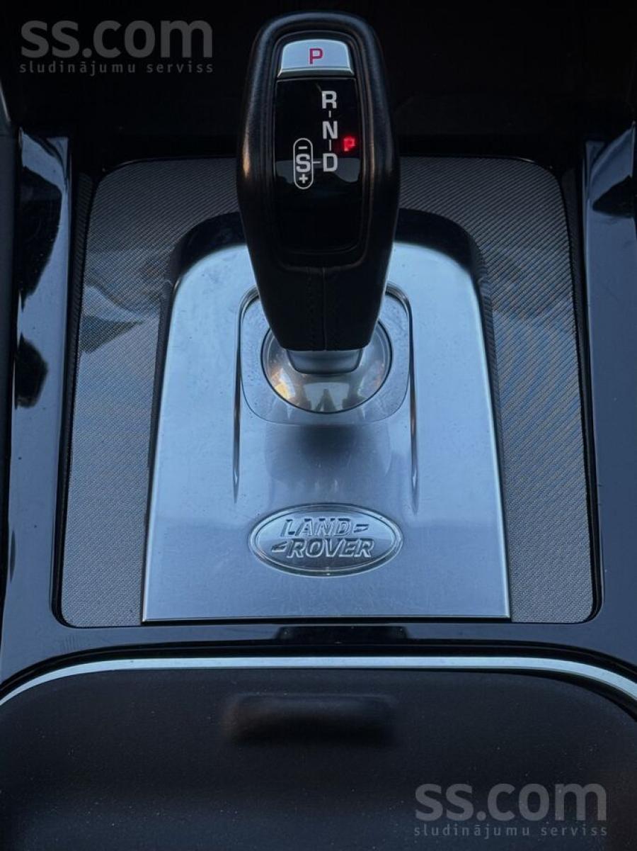 Black Land Rover Discovery Sport 2021 in Riga, with an engine capacity of 2.00 L and mileage of 166 thousand km for 26650 €, photo 21 on AUTOMOTO.COM.LV