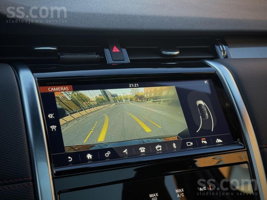 Black Land Rover Discovery Sport 2021 in Riga, with an engine capacity of 2.00 L and mileage of 166 thousand km for 26650 €, photo 34 on AUTOMOTO.COM.LV