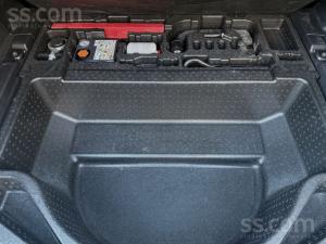 Black Land Rover Discovery Sport 2021 in Riga, with an engine capacity of 2.00 L and mileage of 166 thousand km for 26650 €, photo 36 on AUTOMOTO.COM.LV