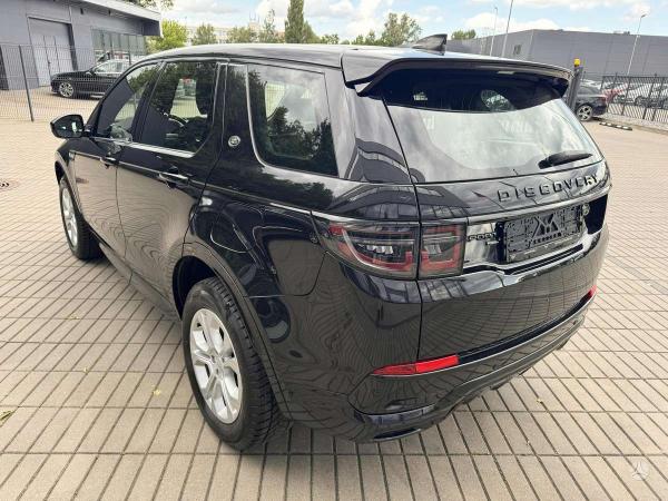 Black Land Rover Discovery Sport 2021 in Kaunas, with an engine capacity of 1.50 L and mileage of 189 thousand km for 23900 €, photo 5 on AUTOMOTO.COM.LV