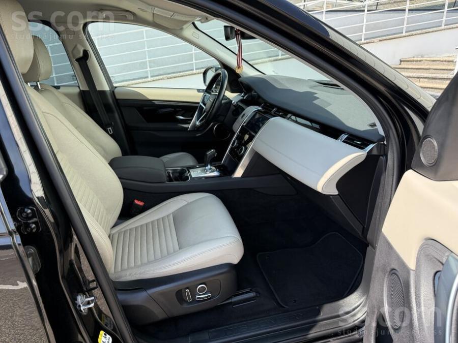 Black Land Rover Discovery Sport 2021 in Riga, with an engine capacity of 2.00 L and mileage of 0 thousand km for 30000 €, photo 8 on AUTOMOTO.COM.LV