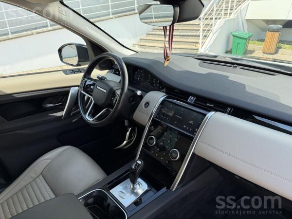 Black Land Rover Discovery Sport 2021 in Riga, with an engine capacity of 2.00 L and mileage of 0 thousand km for 30000 €, photo 8 on AUTOMOTO.COM.LV