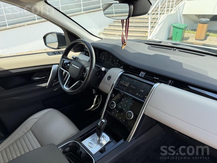 Black Land Rover Discovery Sport 2021 in Riga, with an engine capacity of 2.00 L and mileage of 0 thousand km for 30000 €, photo 9 on AUTOMOTO.COM.LV
