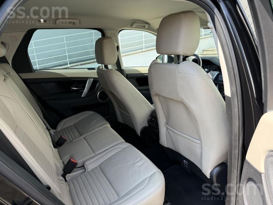Black Land Rover Discovery Sport 2021 in Riga, with an engine capacity of 2.00 L and mileage of 0 thousand km for 30000 €, photo 10 on AUTOMOTO.COM.LV
