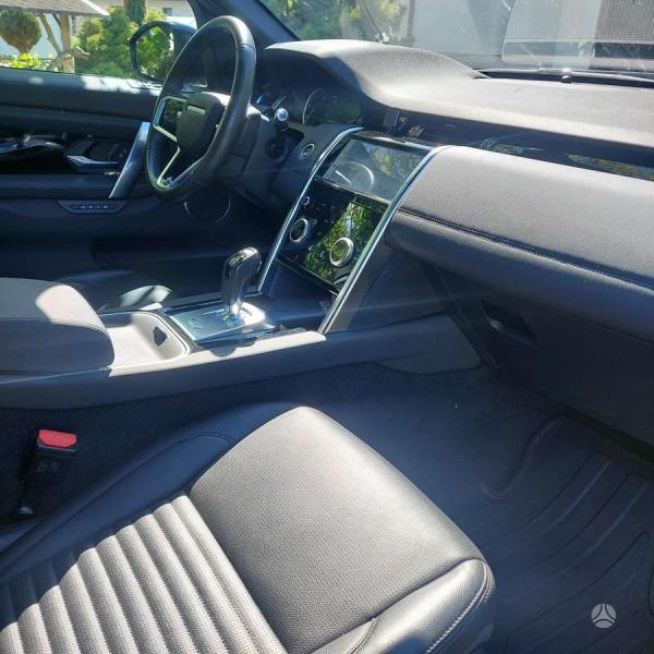 Melns Land Rover Discovery Sport 2021 Alīta, ar dzinēja tilpumu 2.00 L un nobraukumu 20 tūkst. km par 21500 €, foto 10 vietnē AUTOMOTO.COM.LV