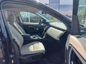 Melns Land Rover Discovery Sport 2021 Panevēža, ar dzinēja tilpumu 2.00 L un nobraukumu 125 tūkst. km par 15900 €, foto 8 vietnē AUTOMOTO.COM.LV