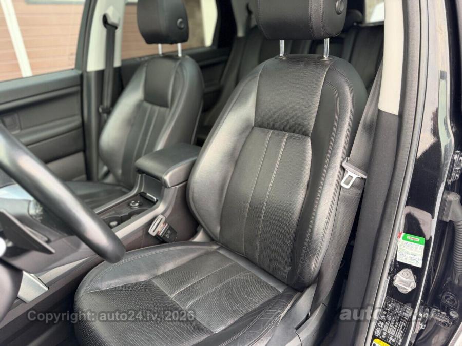 Melns Land Rover Discovery Sport 2017 Veru, ar dzinēja tilpumu 2.00 L un nobraukumu 202 tūkst. km par 11490 €, foto 14 vietnē AUTOMOTO.COM.LV