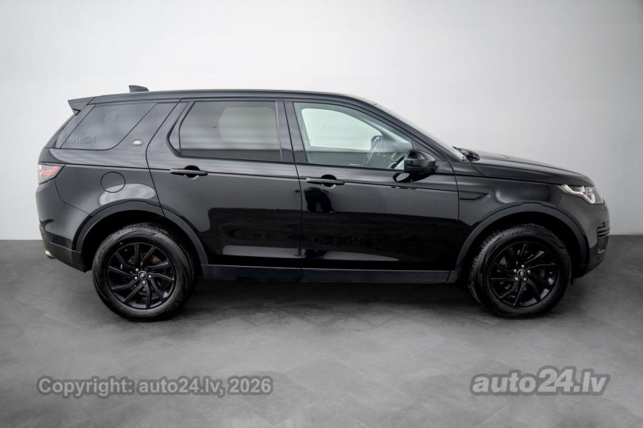 Melns Land Rover Discovery Sport 2017 Tallina, ar dzinēja tilpumu 2.00 L un nobraukumu 228 tūkst. km par 10999 €, foto 5 vietnē AUTOMOTO.COM.LV
