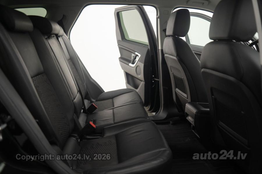 Melns Land Rover Discovery Sport 2017 Tallina, ar dzinēja tilpumu 2.00 L un nobraukumu 228 tūkst. km par 10999 €, foto 12 vietnē AUTOMOTO.COM.LV