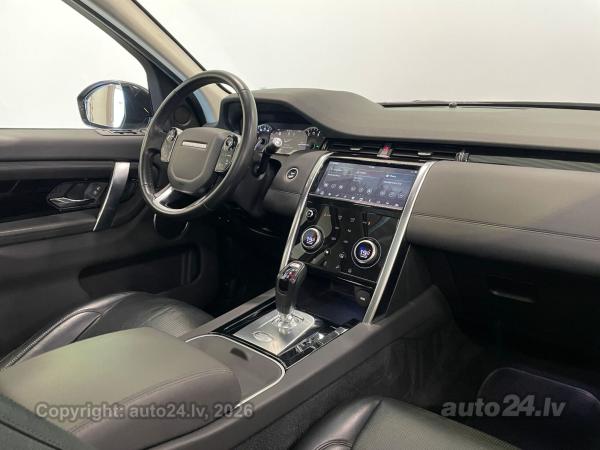 Black Land Rover Discovery Sport 2020 in Tallinn, with an engine capacity of 2.00 L and mileage of 180 thousand km for 19990 €, photo 9 on AUTOMOTO.COM.LV