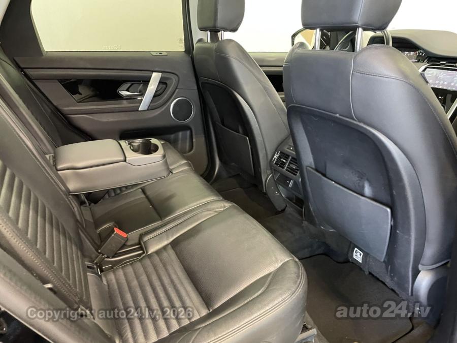 Melns Land Rover Discovery Sport 2020 Tallina, ar dzinēja tilpumu 2.00 L un nobraukumu 180 tūkst. km par 19990 €, foto 14 vietnē AUTOMOTO.COM.LV