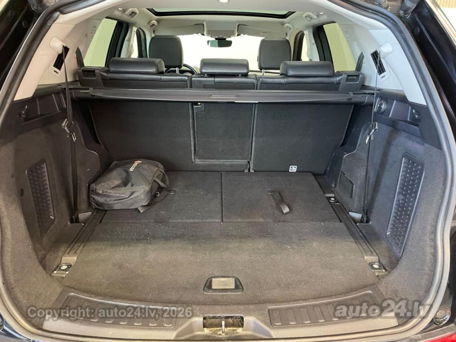 Melns Land Rover Discovery Sport 2020 Tallina, ar dzinēja tilpumu 2.00 L un nobraukumu 180 tūkst. km par 19990 €, foto 17 vietnē AUTOMOTO.COM.LV