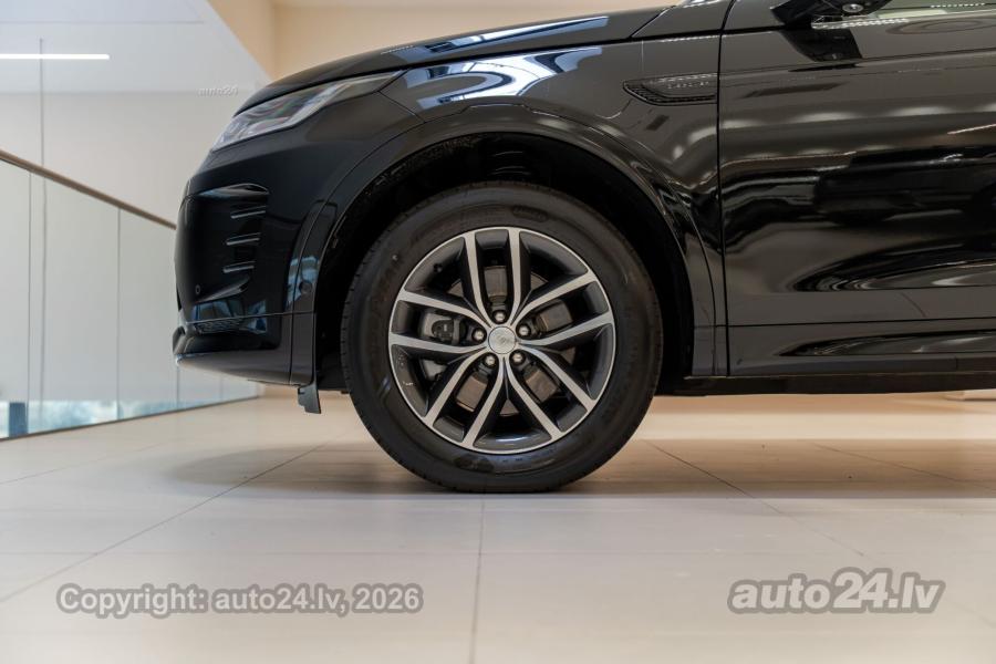 Black Land Rover Discovery Sport 2026 in Tallinn, with an engine capacity of 2.00 L and mileage of 0 thousand km for 64400 €, photo 6 on AUTOMOTO.COM.LV