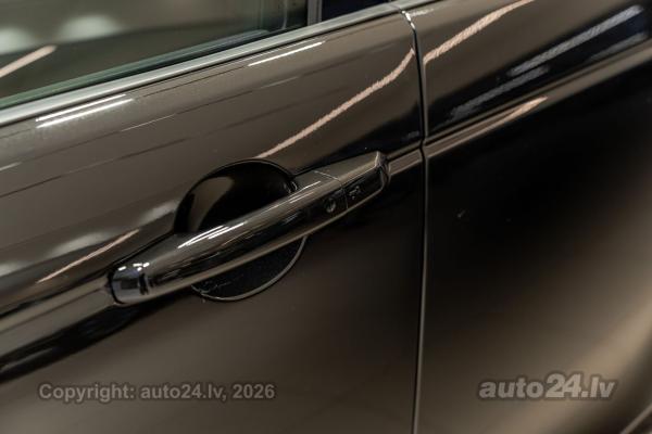 Black Land Rover Discovery Sport 2026 in Tallinn, with an engine capacity of 2.00 L and mileage of 0 thousand km for 64400 €, photo 6 on AUTOMOTO.COM.LV