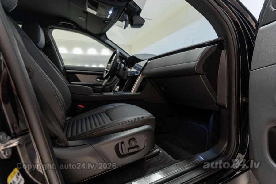Black Land Rover Discovery Sport 2026 in Tallinn, with an engine capacity of 2.00 L and mileage of 0 thousand km for 64400 €, photo 15 on AUTOMOTO.COM.LV