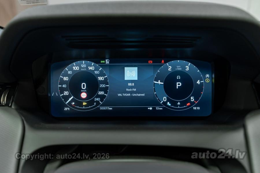 Black Land Rover Discovery Sport 2026 in Tallinn, with an engine capacity of 2.00 L and mileage of 0 thousand km for 64400 €, photo 17 on AUTOMOTO.COM.LV