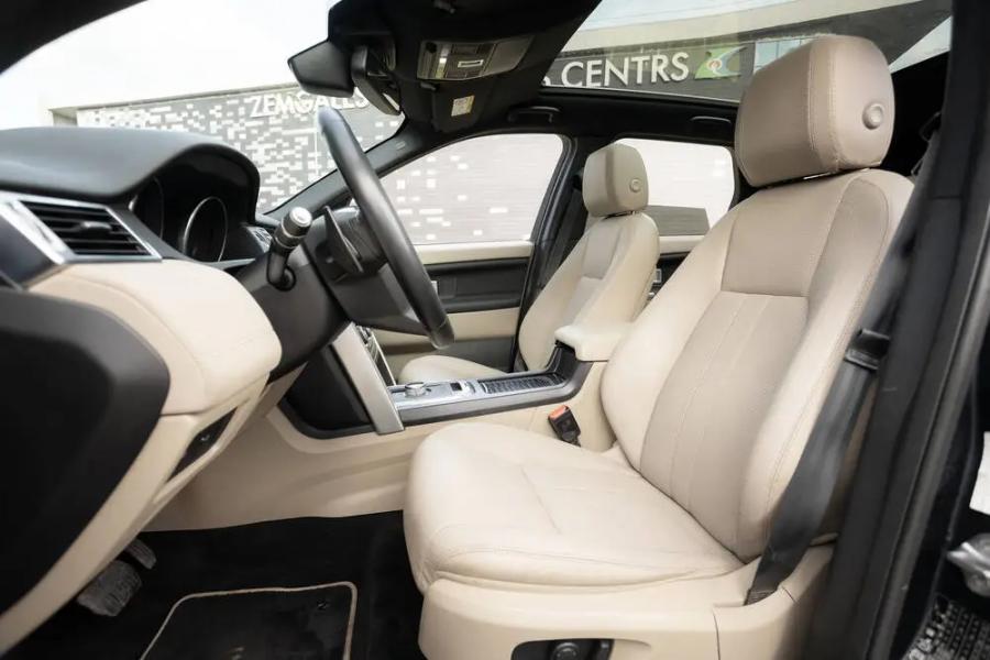 Blue Land Rover Discovery Sport 2016 in Jelgava, with an engine capacity of 2.00 L and mileage of 187 thousand km for 11990 €, photo 14 on AUTOMOTO.COM.LV