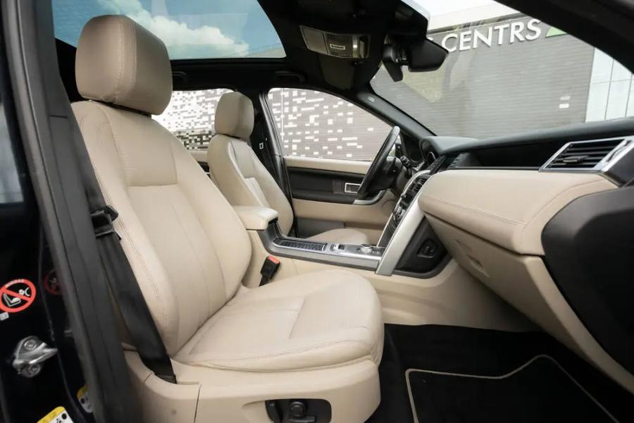 Blue Land Rover Discovery Sport 2016 in Jelgava, with an engine capacity of 2.00 L and mileage of 187 thousand km for 11990 €, photo 18 on AUTOMOTO.COM.LV