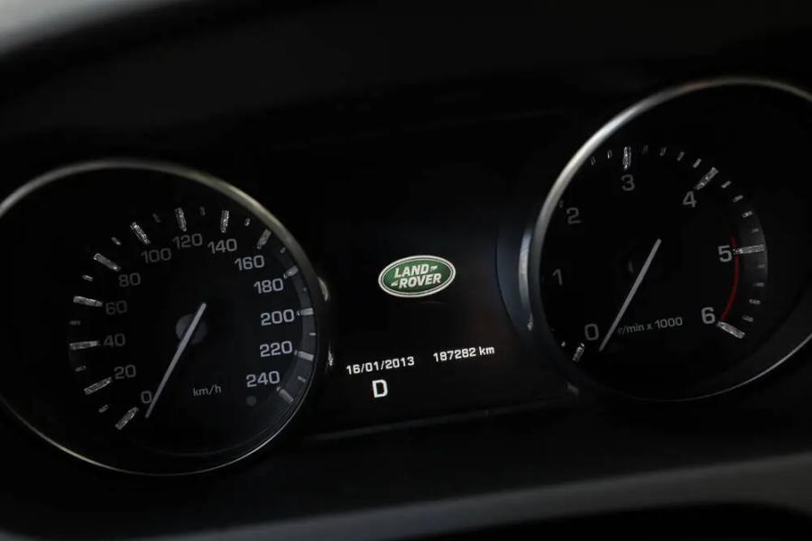 Blue Land Rover Discovery Sport 2016 in Jelgava, with an engine capacity of 2.00 L and mileage of 187 thousand km for 11990 €, photo 32 on AUTOMOTO.COM.LV