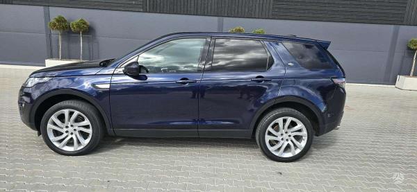 Blue Land Rover Discovery Sport 2016 in Siauliai, with an engine capacity of 2.18 L and mileage of 175 thousand km for 11950 €, photo 7 on AUTOMOTO.COM.LV