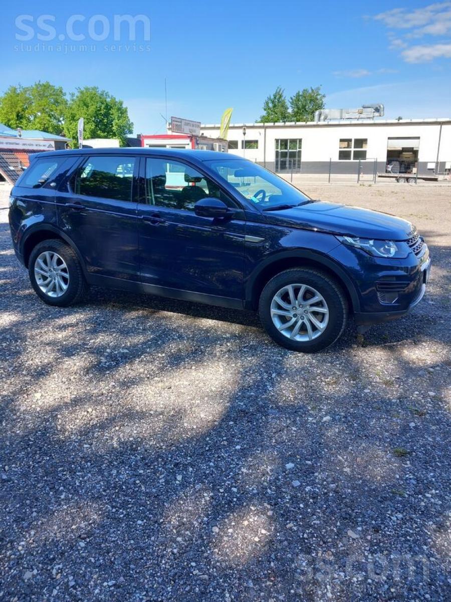 Blue Land Rover Discovery Sport 2017 in Cesis, with an engine capacity of 2.00 L and mileage of 207 thousand km for 9950 €, photo 7 on AUTOMOTO.COM.LV