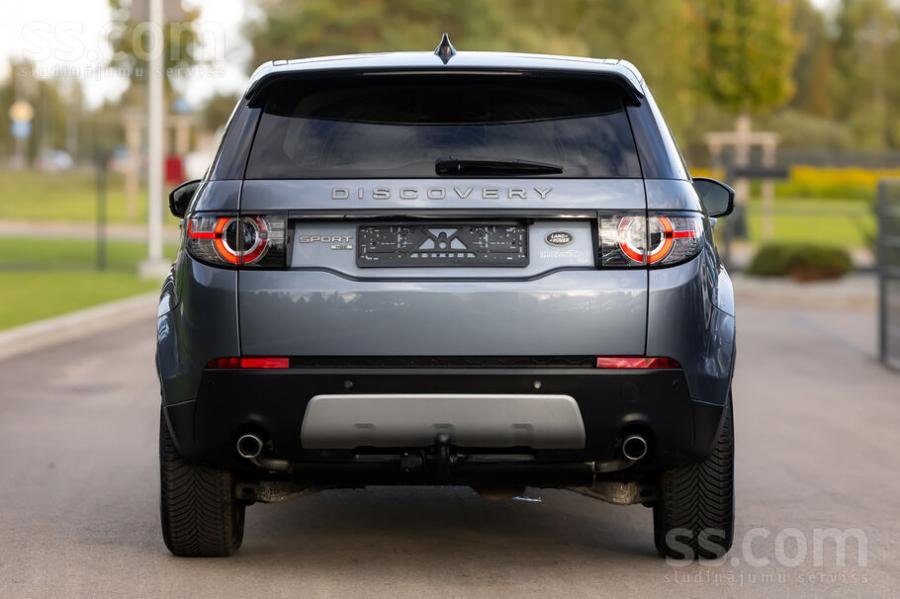 Blue Land Rover Discovery Sport 2018 in Jelgava, with an engine capacity of 2.00 L and mileage of 0 thousand km for 11500 €, photo 6 on AUTOMOTO.COM.LV