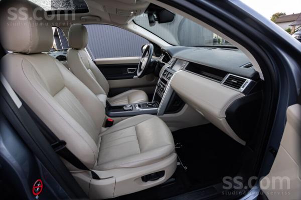 Land Rover Discovery Sport 2018 in Jelgava on AUTOMOTO.COM.LV Blue Land Rover Discovery Sport 2018 in Jelgava, with an engine capacity of 2.00 L and mileage of 0 thousand km for 11500 €, photo 8 on AUTOMOTO.COM.LV