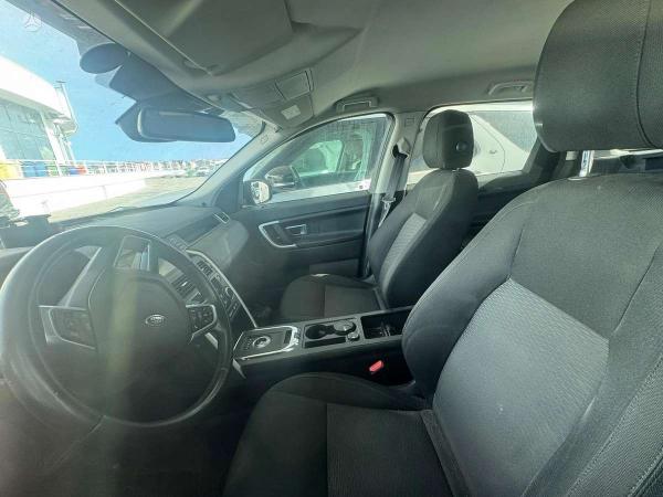 Blue Land Rover Discovery Sport 2019 in Utena, with an engine capacity of 2.00 L and mileage of 120 thousand km for 6600 €, photo 7 on AUTOMOTO.COM.LV