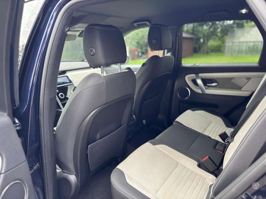 Blue Land Rover Discovery Sport 2020 in Gargzdai, with an engine capacity of 2.00 L and mileage of 120 thousand km for 13999 €, photo 12 on AUTOMOTO.COM.LV