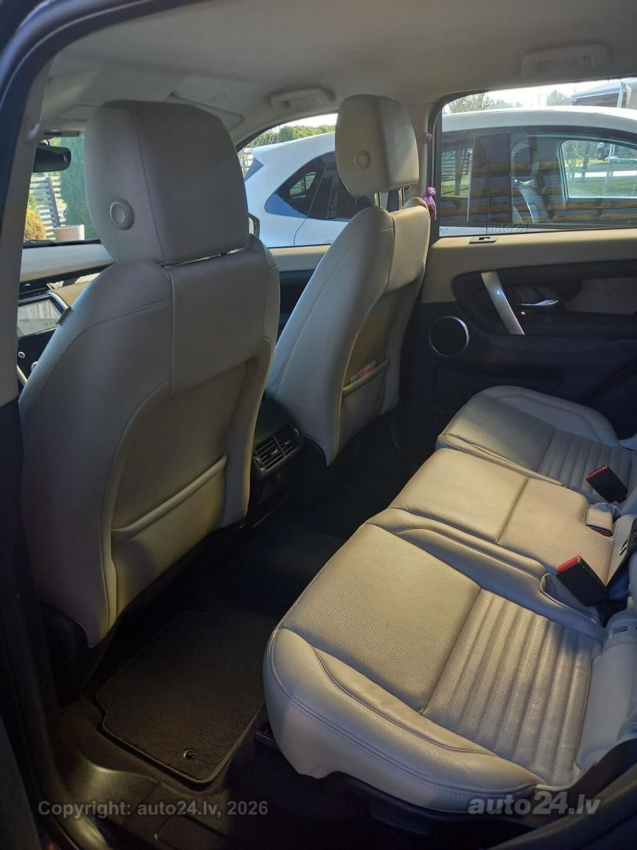 Blue Land Rover Discovery Sport 2021 in Tallinn, with an engine capacity of 2.00 L and mileage of 76 thousand km for 29500 €, photo 2 on AUTOMOTO.COM.LV