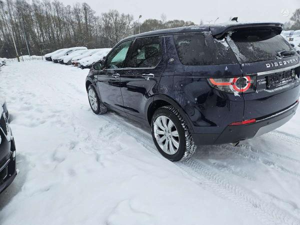 Zils Land Rover Discovery Sport 2016 Tauragė, ar dzinēja tilpumu 2.00 L un nobraukumu 198 tūkst. km par 8599 €, foto 7 vietnē AUTOMOTO.COM.LV