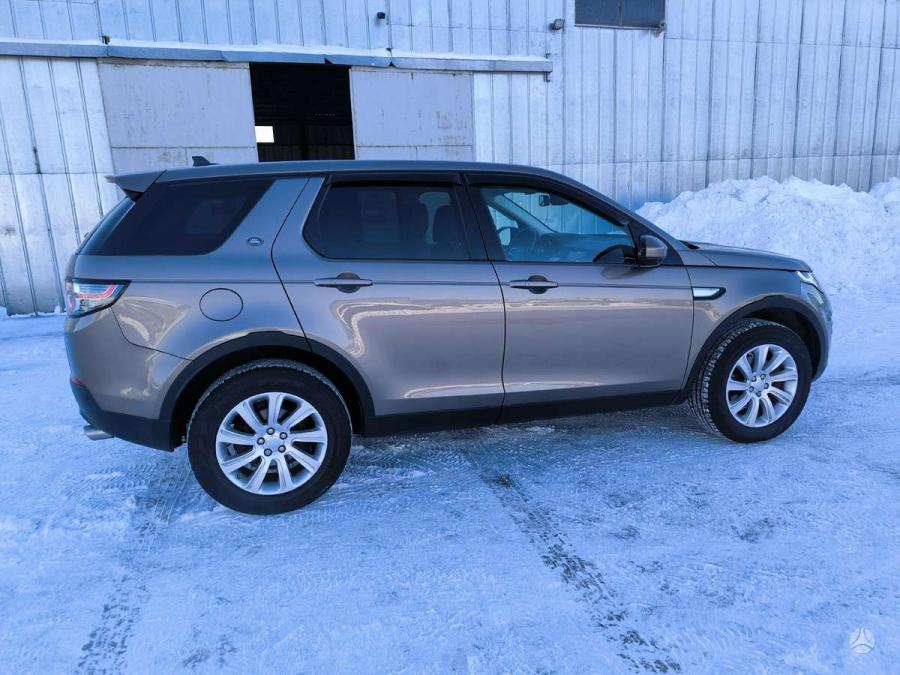 Brūns Land Rover Discovery Sport 2015 Šauļi, ar dzinēja tilpumu 2.00 L un nobraukumu 191 tūkst. km par 10900 €, foto 5 vietnē AUTOMOTO.COM.LV
