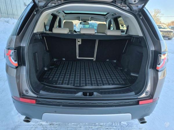 Brown Land Rover Discovery Sport 2015 in Siauliai, with an engine capacity of 2.00 L and mileage of 191 thousand km for 10900 €, photo 11 on AUTOMOTO.COM.LV