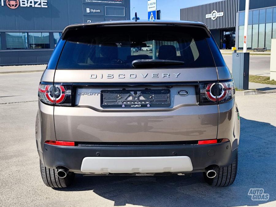 Brown Land Rover Discovery Sport 2015 in Siauliai, with an engine capacity of 2.00 L and mileage of 191 thousand km for 10400 €, photo 5 on AUTOMOTO.COM.LV