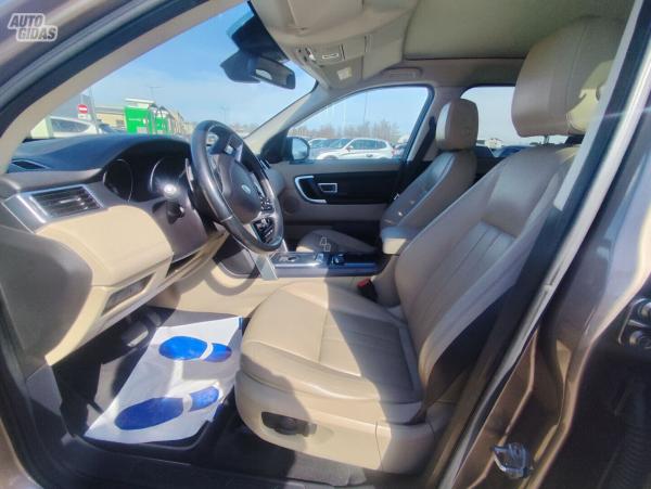 Brown Land Rover Discovery Sport 2015 in Siauliai, with an engine capacity of 2.00 L and mileage of 191 thousand km for 10400 €, photo 6 on AUTOMOTO.COM.LV