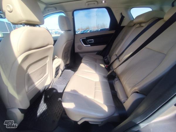 Brown Land Rover Discovery Sport 2015 in Siauliai, with an engine capacity of 2.00 L and mileage of 191 thousand km for 10400 €, photo 7 on AUTOMOTO.COM.LV