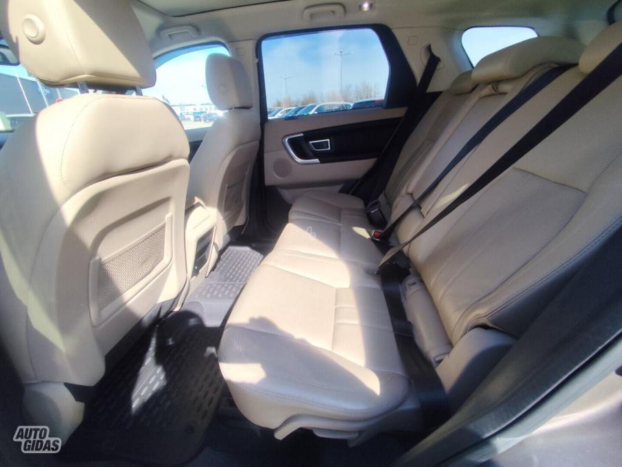 Brown Land Rover Discovery Sport 2015 in Siauliai, with an engine capacity of 2.00 L and mileage of 191 thousand km for 10400 €, photo 8 on AUTOMOTO.COM.LV