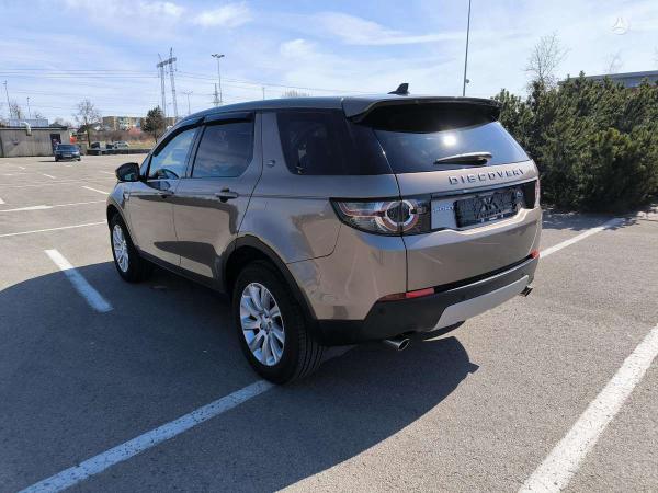 Brown Land Rover Discovery Sport 2015 in Siauliai, with an engine capacity of 2.00 L and mileage of 191 thousand km for 9600 €, photo 7 on AUTOMOTO.COM.LV