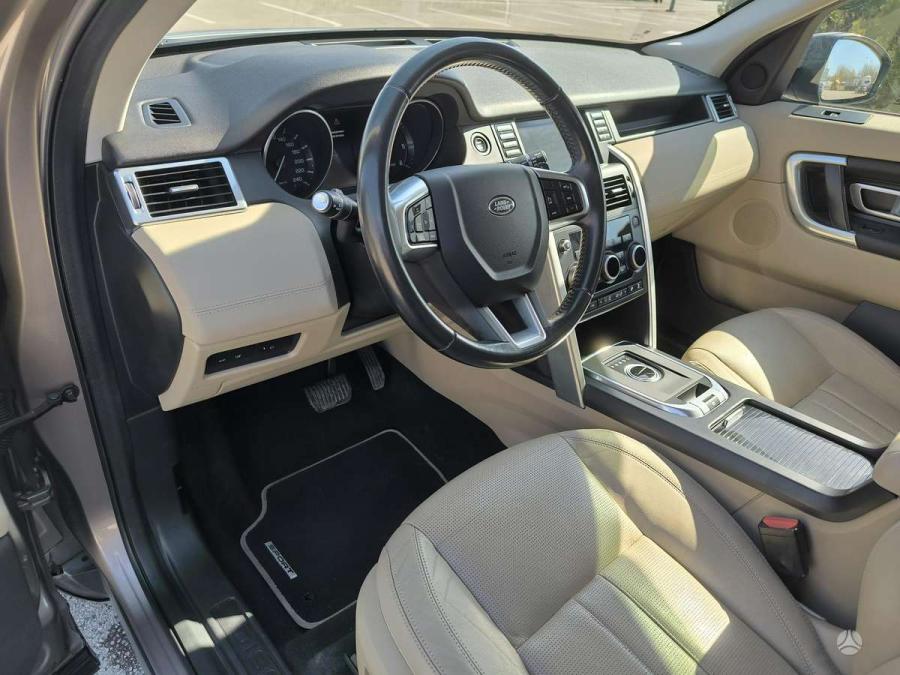 Brūns Land Rover Discovery Sport 2015 Šauļi, ar dzinēja tilpumu 2.00 L un nobraukumu 191 tūkst. km par 9600 €, foto 14 vietnē AUTOMOTO.COM.LV