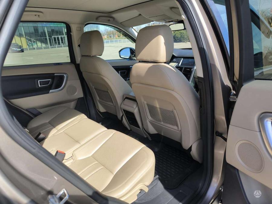 Brūns Land Rover Discovery Sport 2015 Šauļi, ar dzinēja tilpumu 2.00 L un nobraukumu 191 tūkst. km par 9600 €, foto 20 vietnē AUTOMOTO.COM.LV