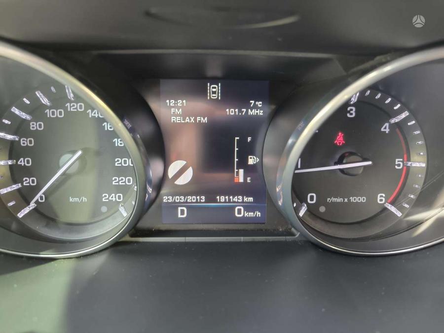 Brūns Land Rover Discovery Sport 2015 Šauļi, ar dzinēja tilpumu 2.00 L un nobraukumu 191 tūkst. km par 9600 €, foto 33 vietnē AUTOMOTO.COM.LV